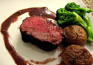 Beef Tenderloin With a Port Wine Sauce | Kalofagas.ca