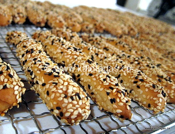 Kritsinia (Sesame-Covered Bread Sticks) | Kalofagas.ca