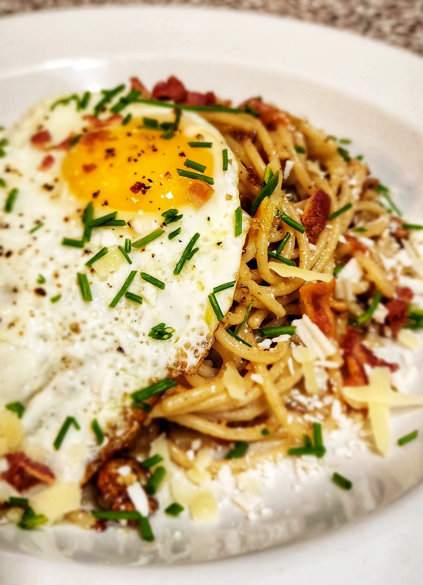 Tsouchti Pasta with an Egg on Top | Kalofagas.ca